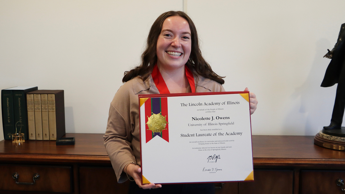 UIS student Nicolette Owens honored with the Student Laureate Award from the Lincoln Academy of ...